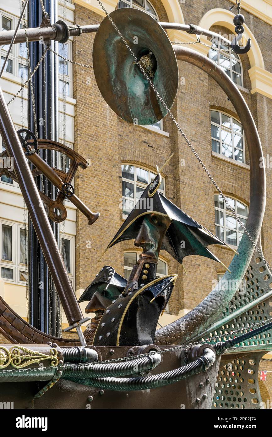 Close-up of The Navigators sculpture by David Kemp Stock Photo - Alamy