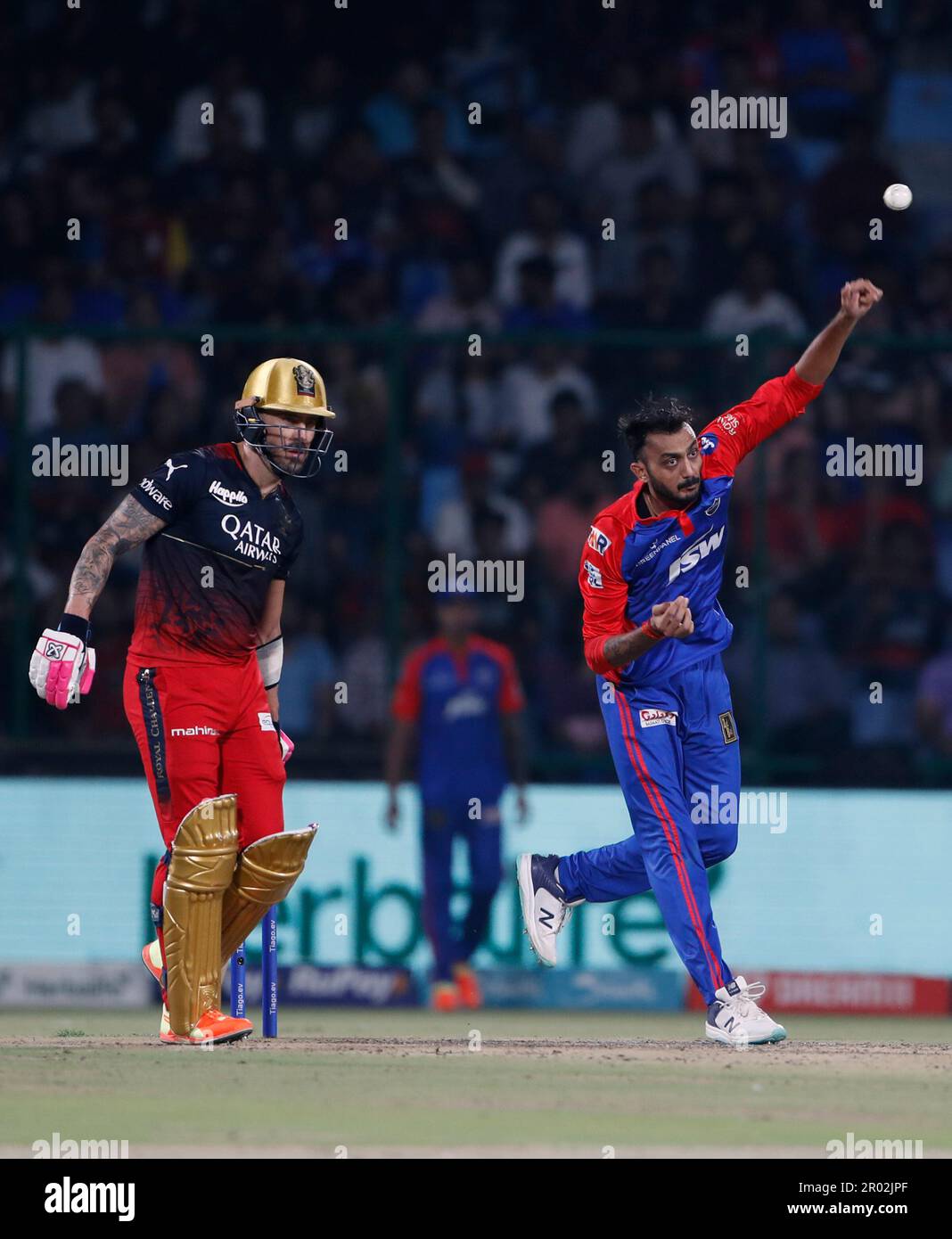 Royal Challengers Bangalore's captain Faf Du Plessis, left, looks on as ...