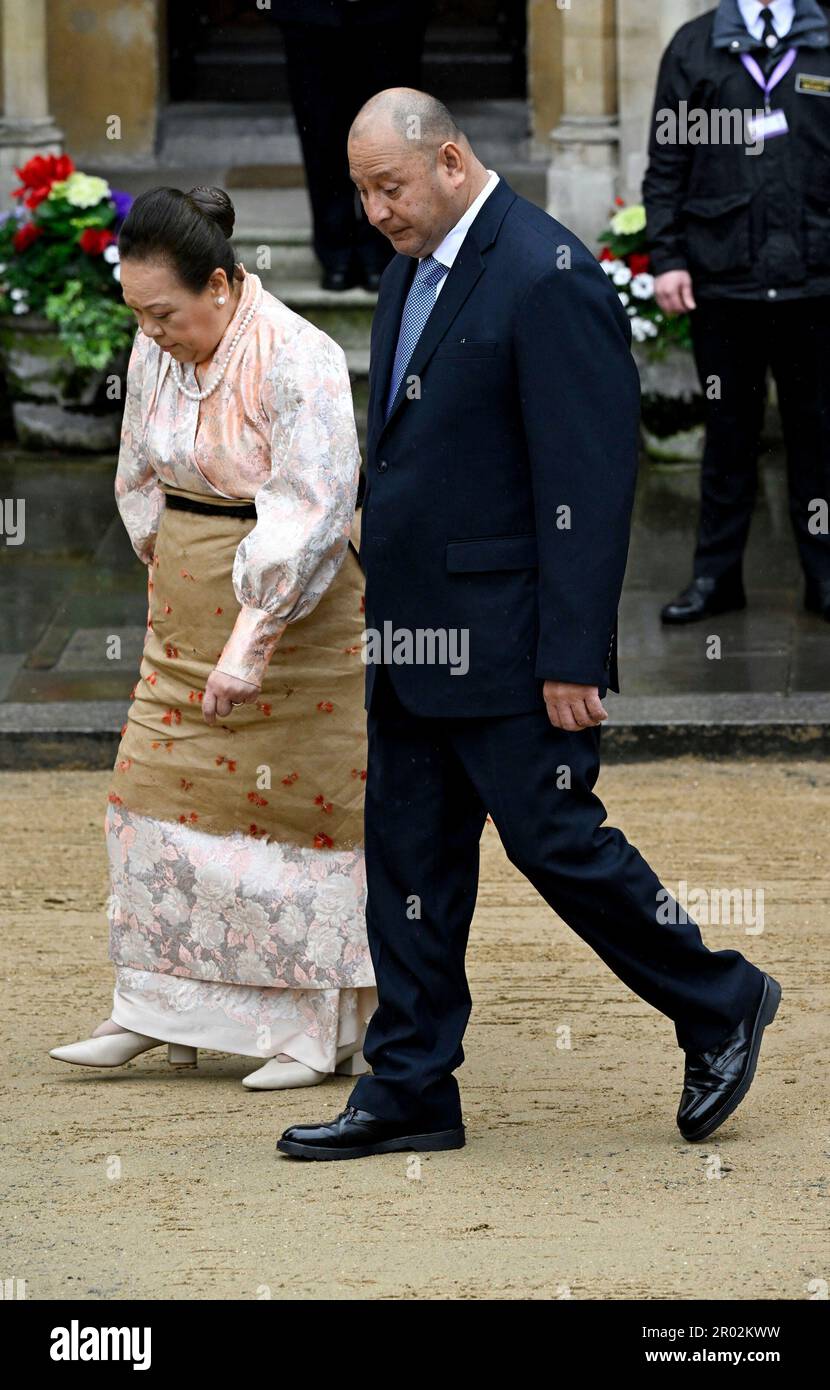 Tongo's King Tupou VI and his wife Nanasipau'u Tuku'aho arrive ahead of ...
