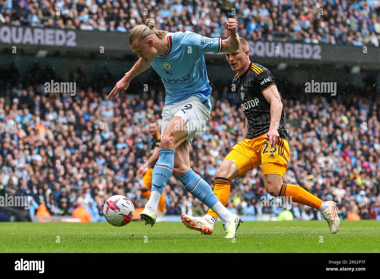 Erling Håland #9 of Manchester City shoots on goal during the Premier ...