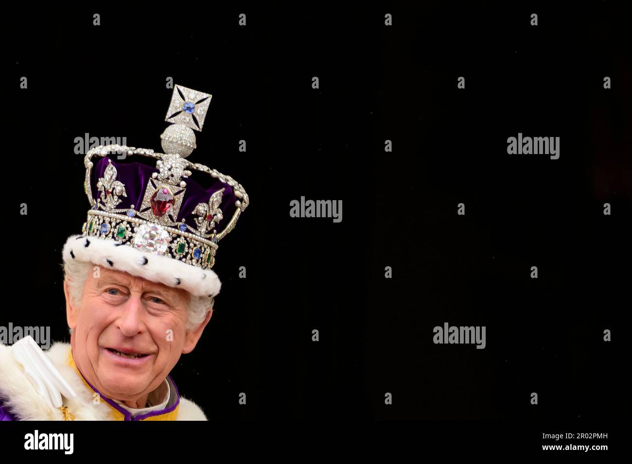 Britain's King Charles III waves from the Buckingham Palace balcony ...