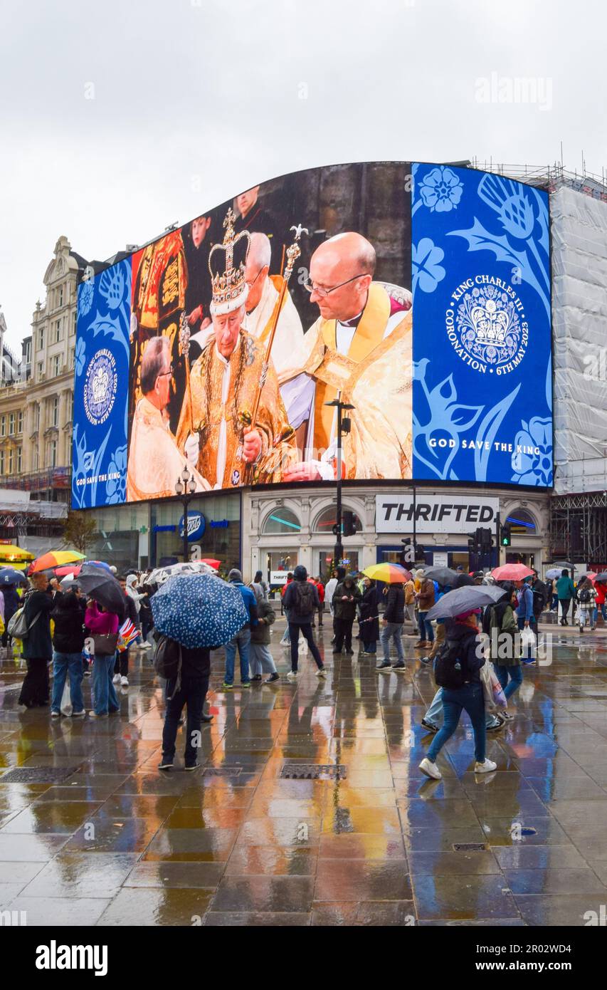 London, UK. 6th May 2023. Piccadilly Lights screen in Piccadilly Circus ...
