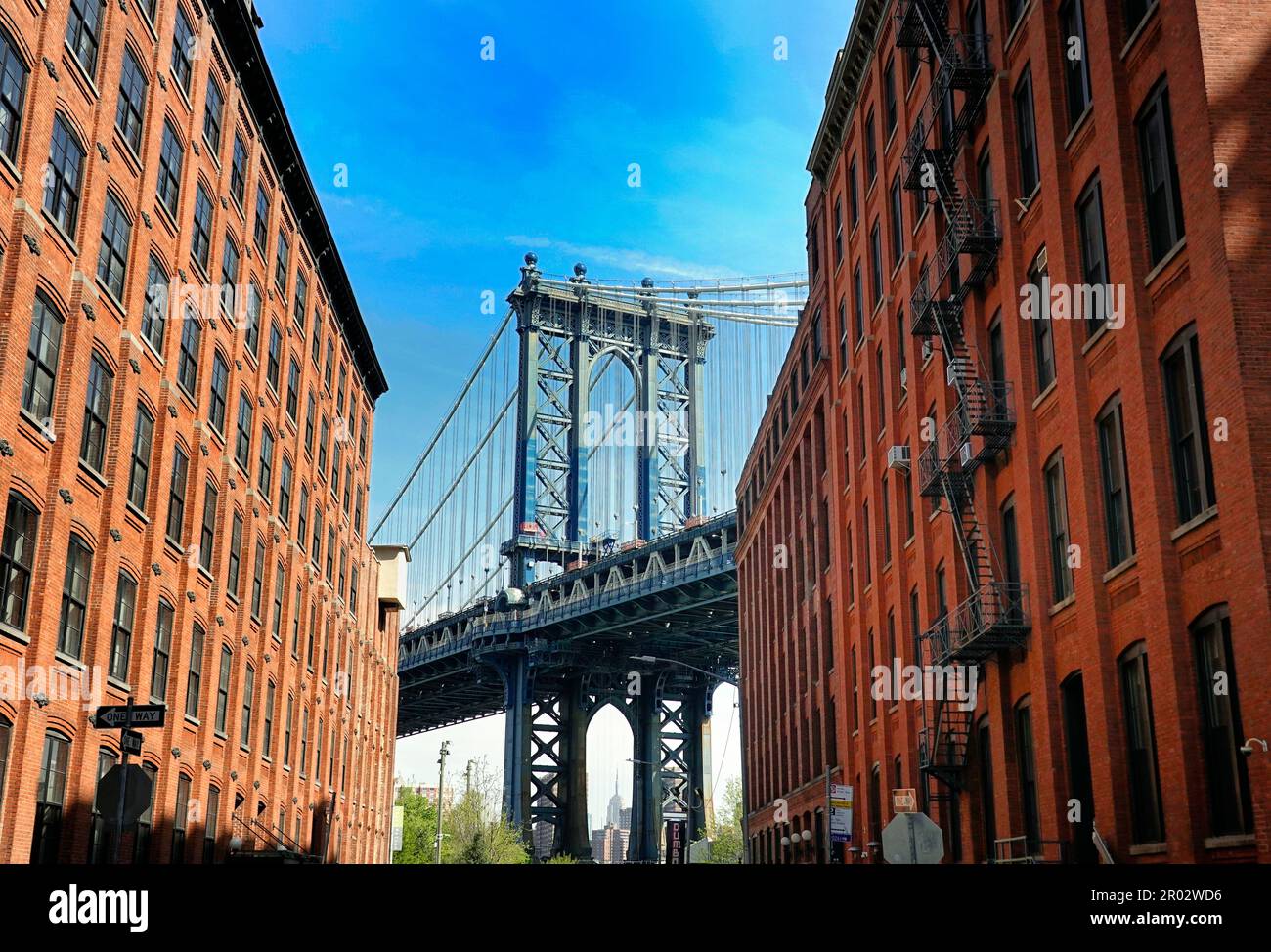Famous Manhattan Bridge view from Washington Street Stock Photo - Alamy
