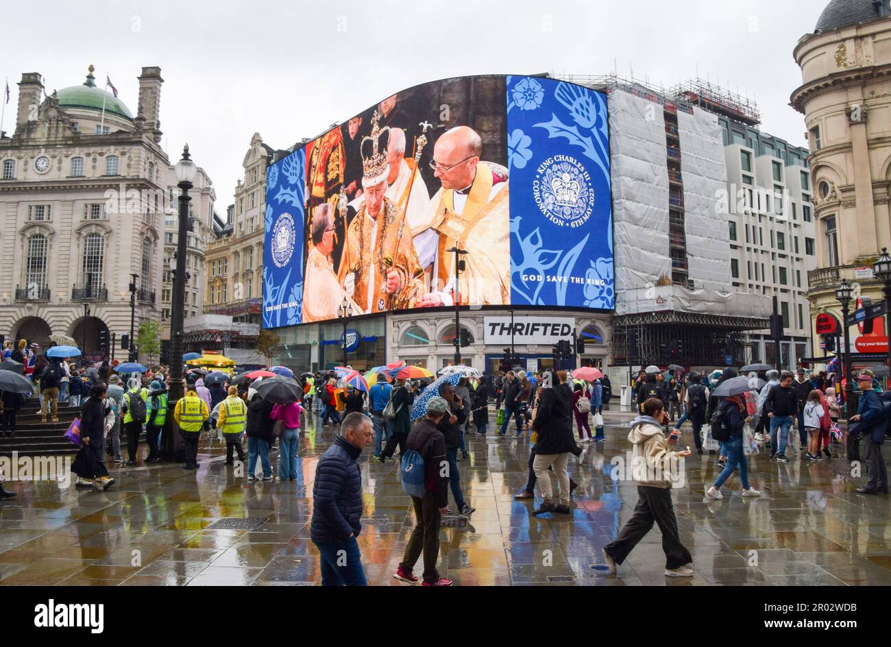 London, UK. 6th May 2023. Piccadilly Lights screen in Piccadilly Circus ...