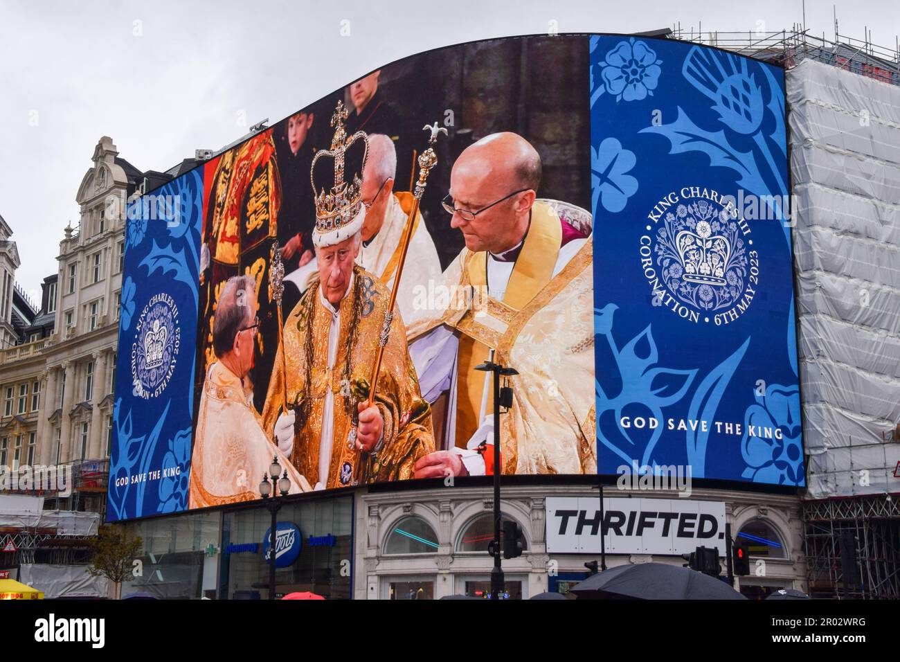 London, UK. 6th May 2023. Piccadilly Lights screen in Piccadilly Circus ...