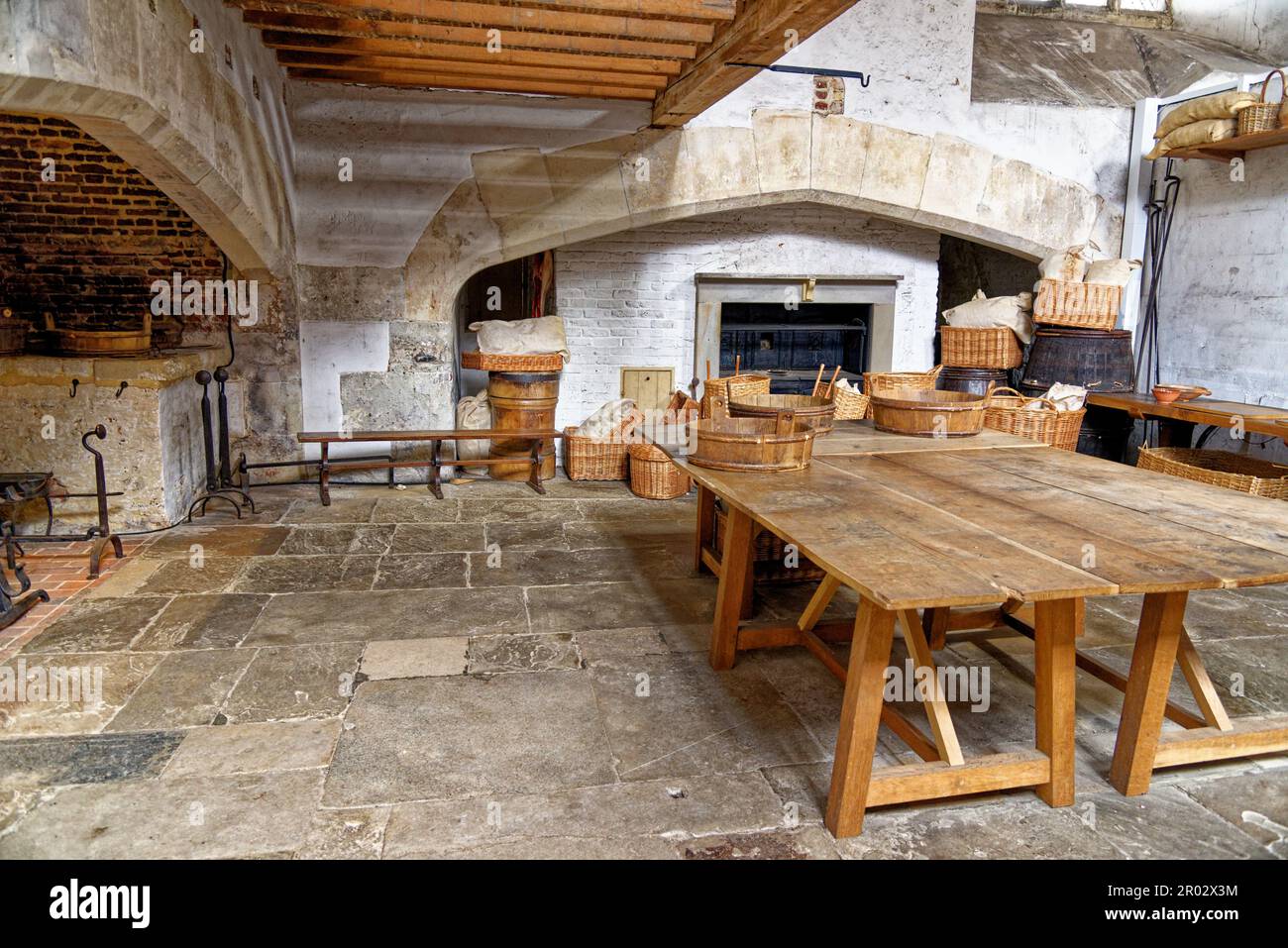 Tudor food palace hi-res stock photography and images - Alamy