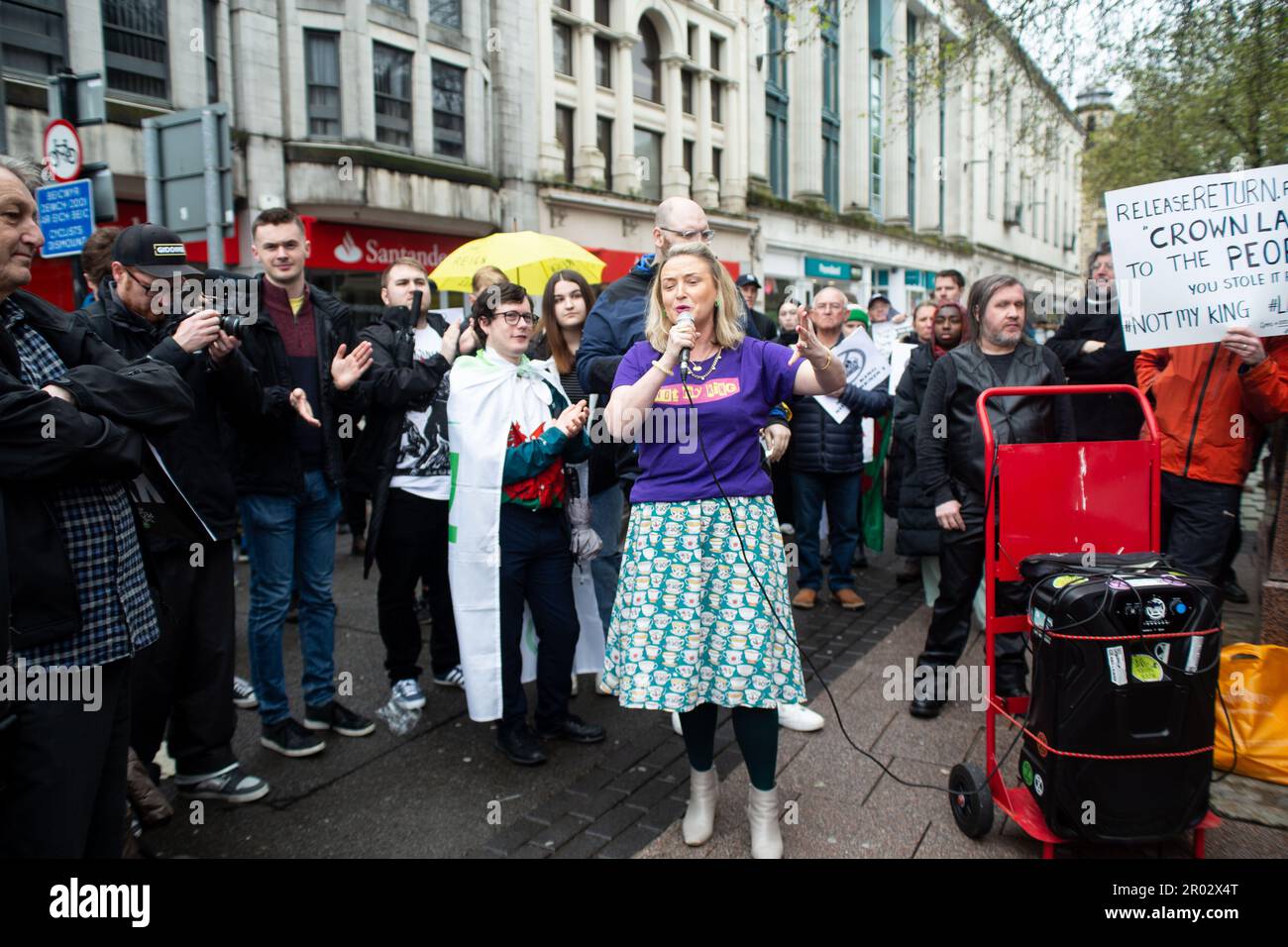 6th May, 2023. Republicans gather in Cardiff, Wales to protest the ...