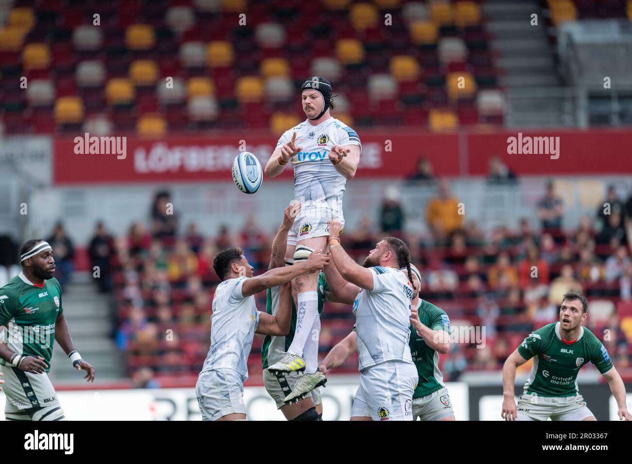 Jack Dunne of Exeter Chiefs wins a line out during the Gallagher ...
