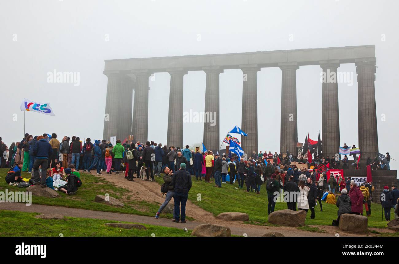 Calton Hill, Edinburgh Scotland, UK. 6 May 2023. Hundreds of people ...