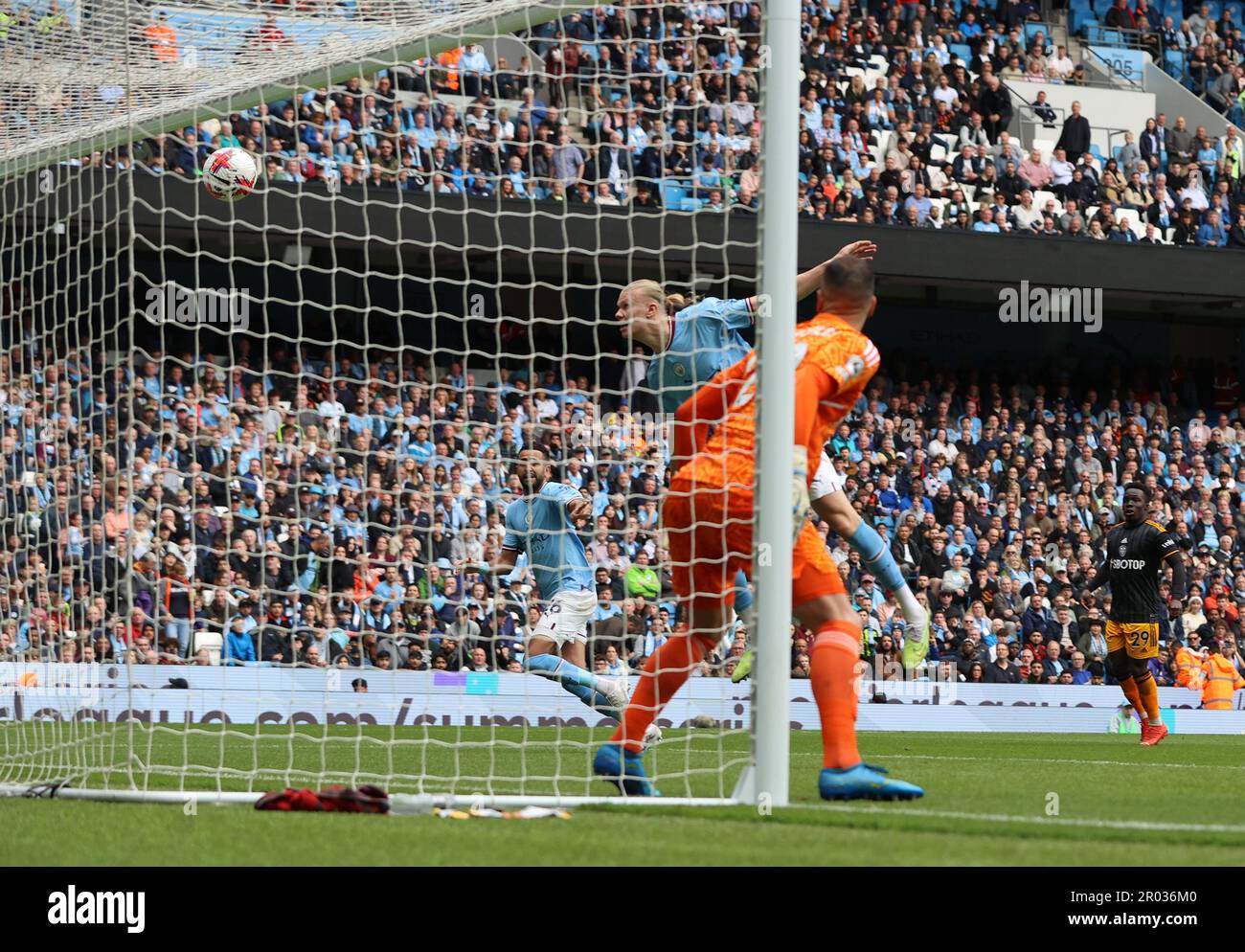 Erling haaland manchester city header hi-res stock photography and ...