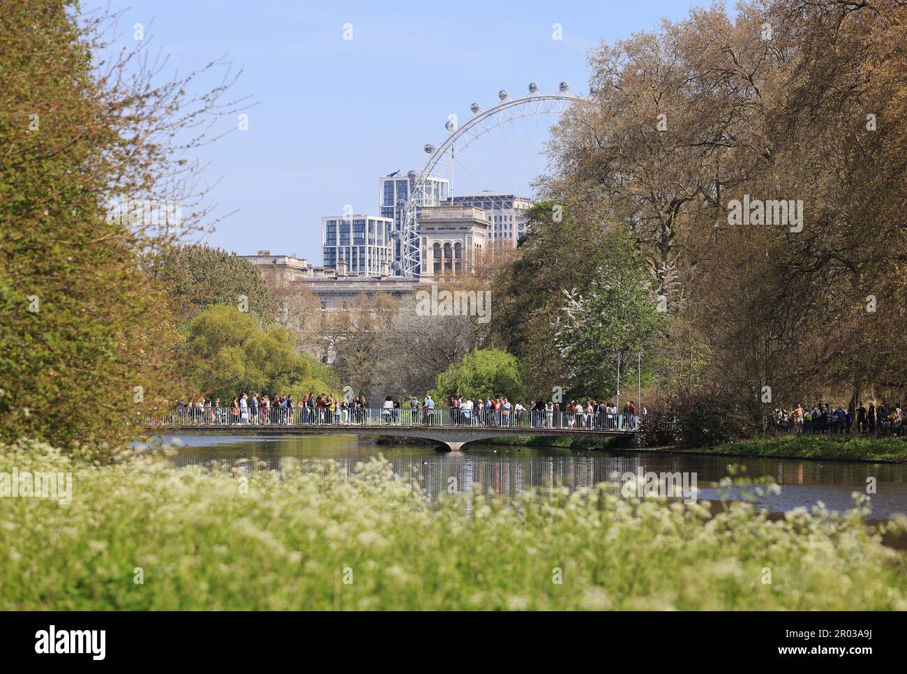 Spring bank holiday hi-res stock photography and images - Alamy