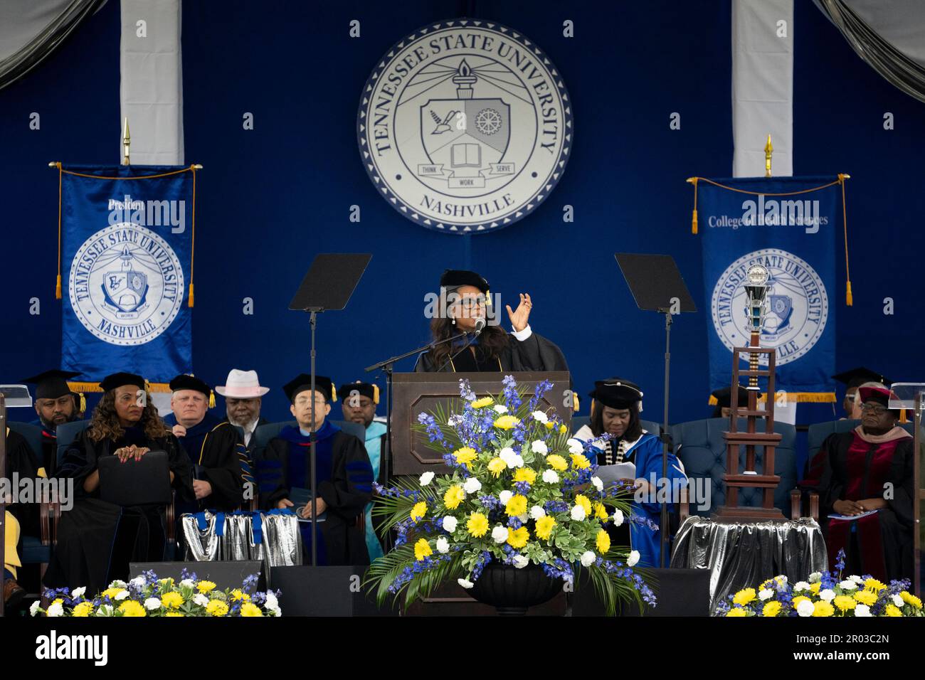 Oprah Winfrey delivers the commencement address during the Tennessee ...