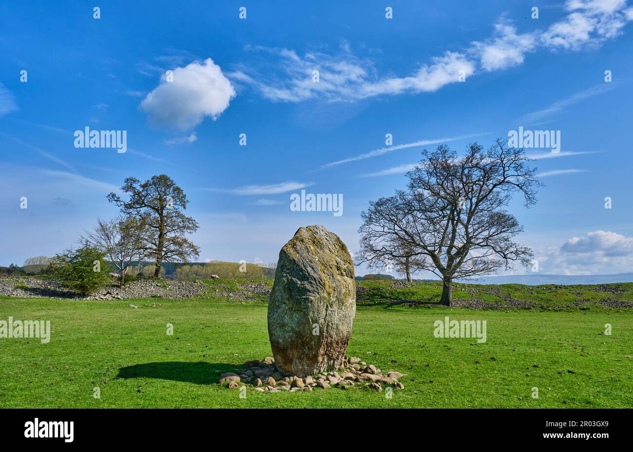 Upright standing stone hi-res stock photography and images - Alamy