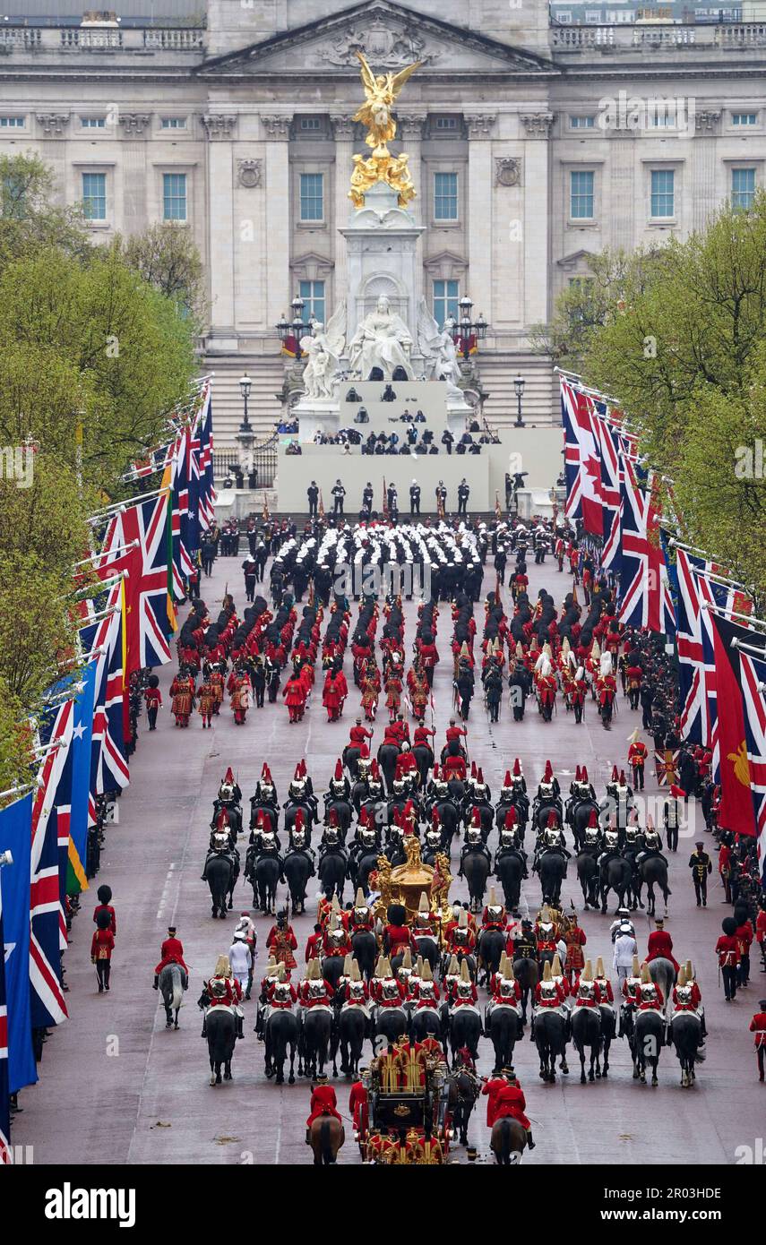 The Coronation Procession travels along The Mall following the ...