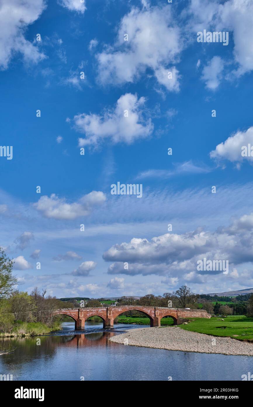 Four span stone arch bridge hi-res stock photography and images - Alamy