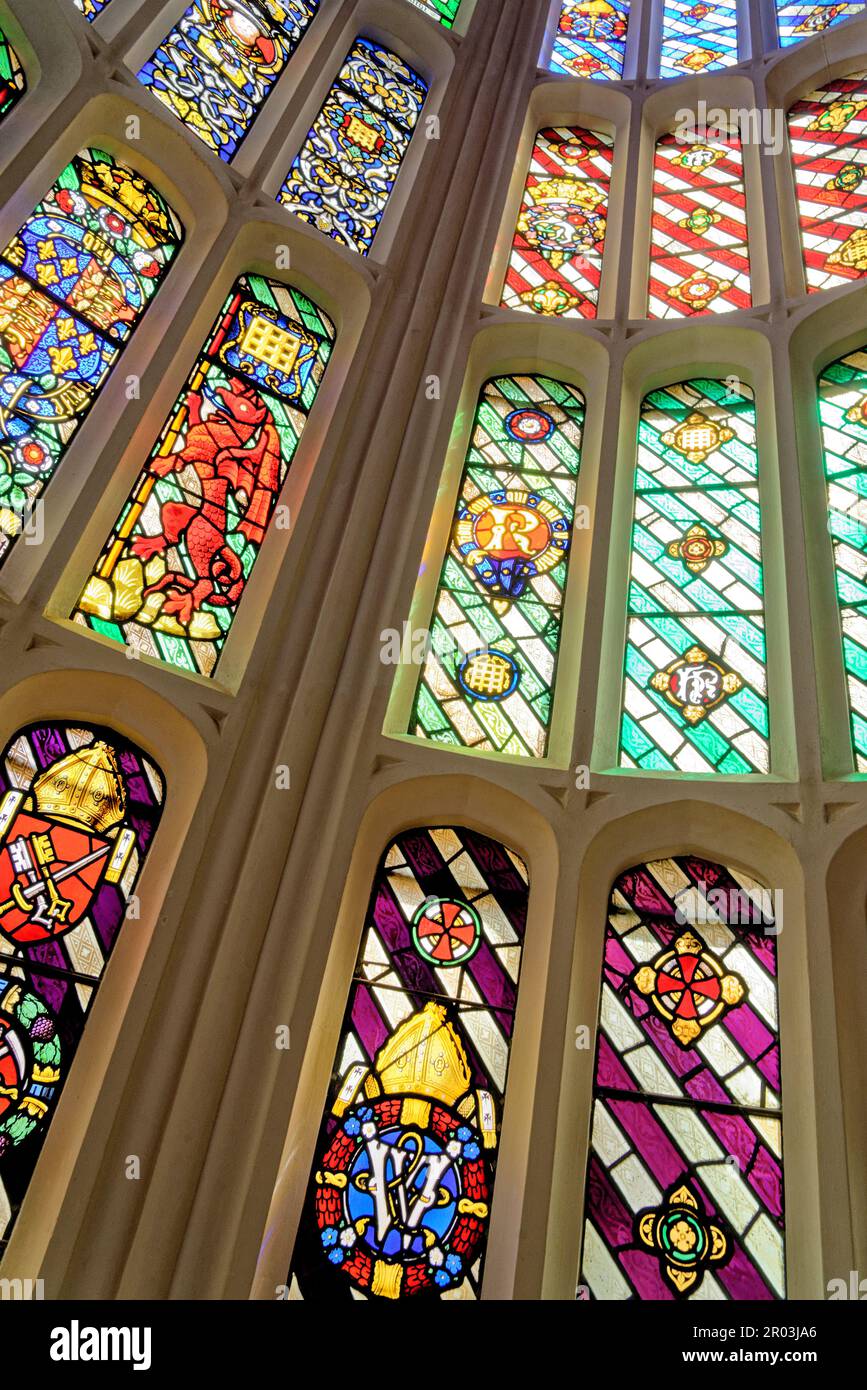 Stained glass window in the Great hall of Hampton Court Palace ...