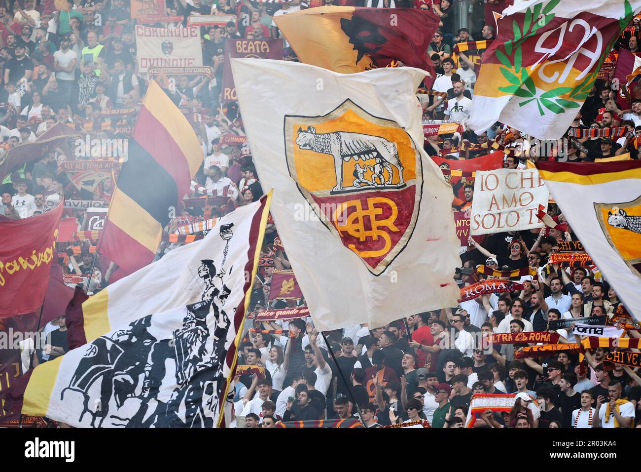 Rome, Italie. 06th May, 2023. Supporters of Roma during the Italian ...