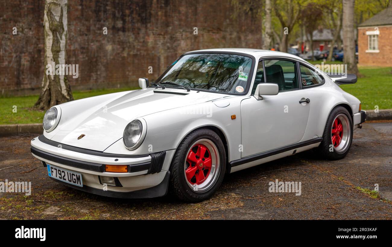 1988 porsche 911 carrera coupe hi-res stock photography and images - Alamy