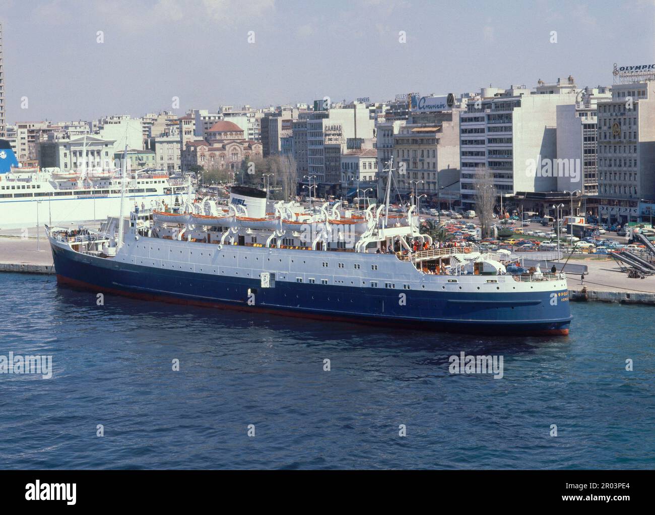 Barco atracado barco atracado hi-res stock photography and images - Alamy
