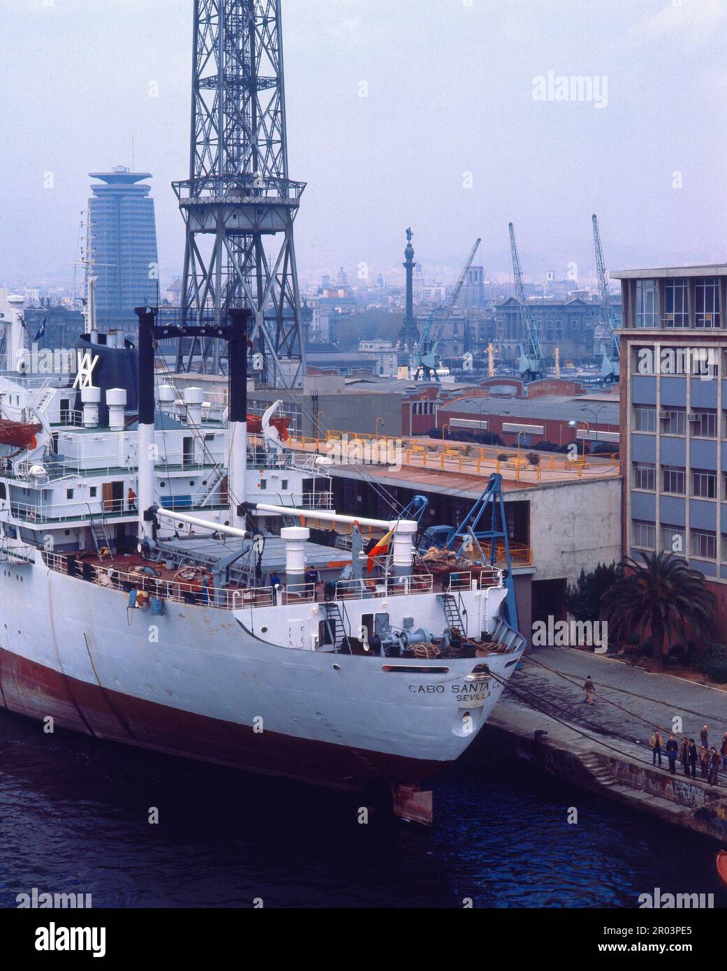 Barco y puerto hi-res stock photography and images - Alamy