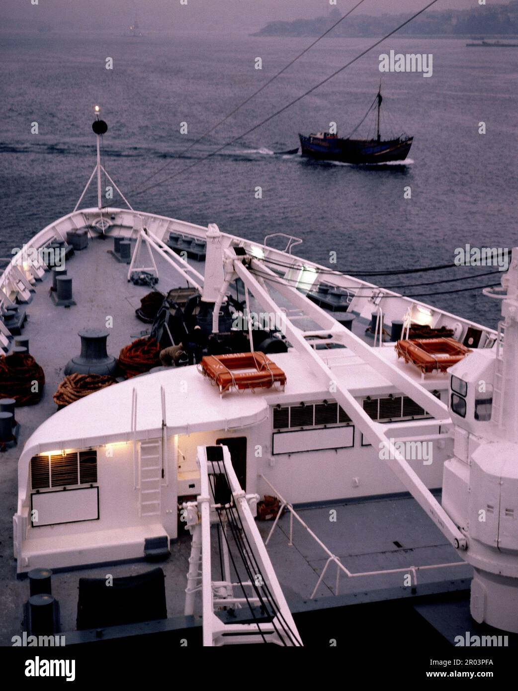 PROA DE BARCO EUGENIO C Stock Photo - Alamy
