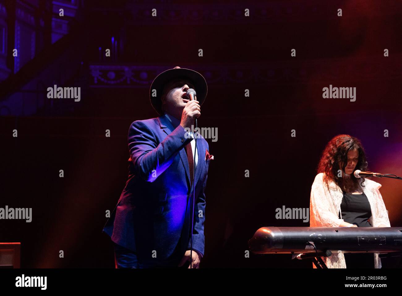 05 May 2023 - Peter Doherty performs with his wife Katia de Vidas at ...