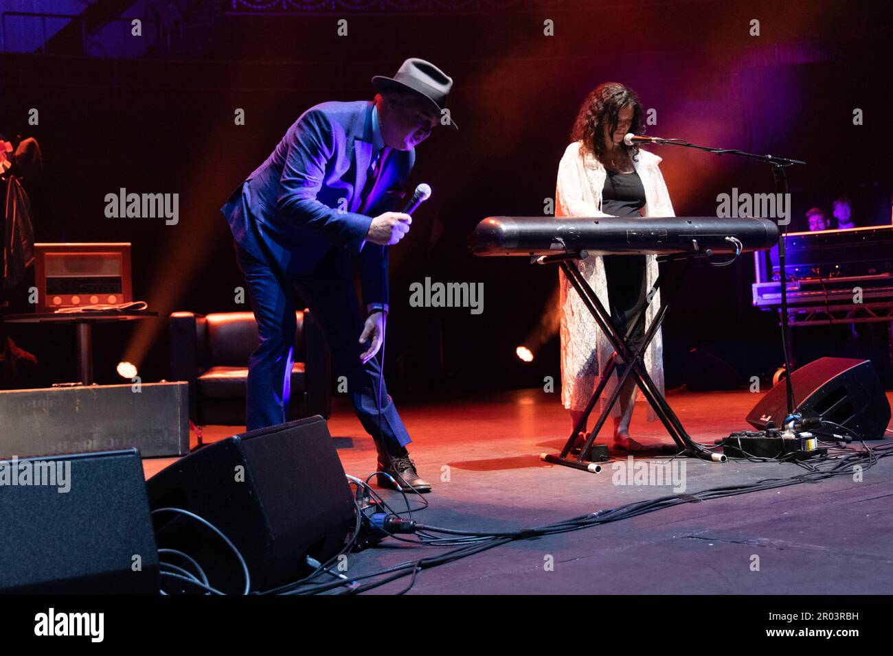 05 May 2023 - Peter Doherty performs with his wife Katia de Vidas at ...