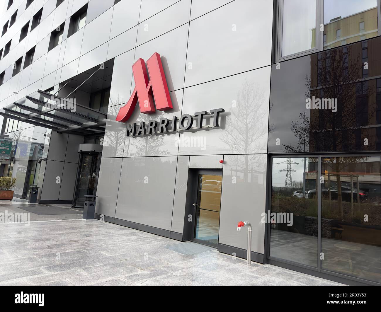 Marriott logo hi-res stock photography and images - Alamy