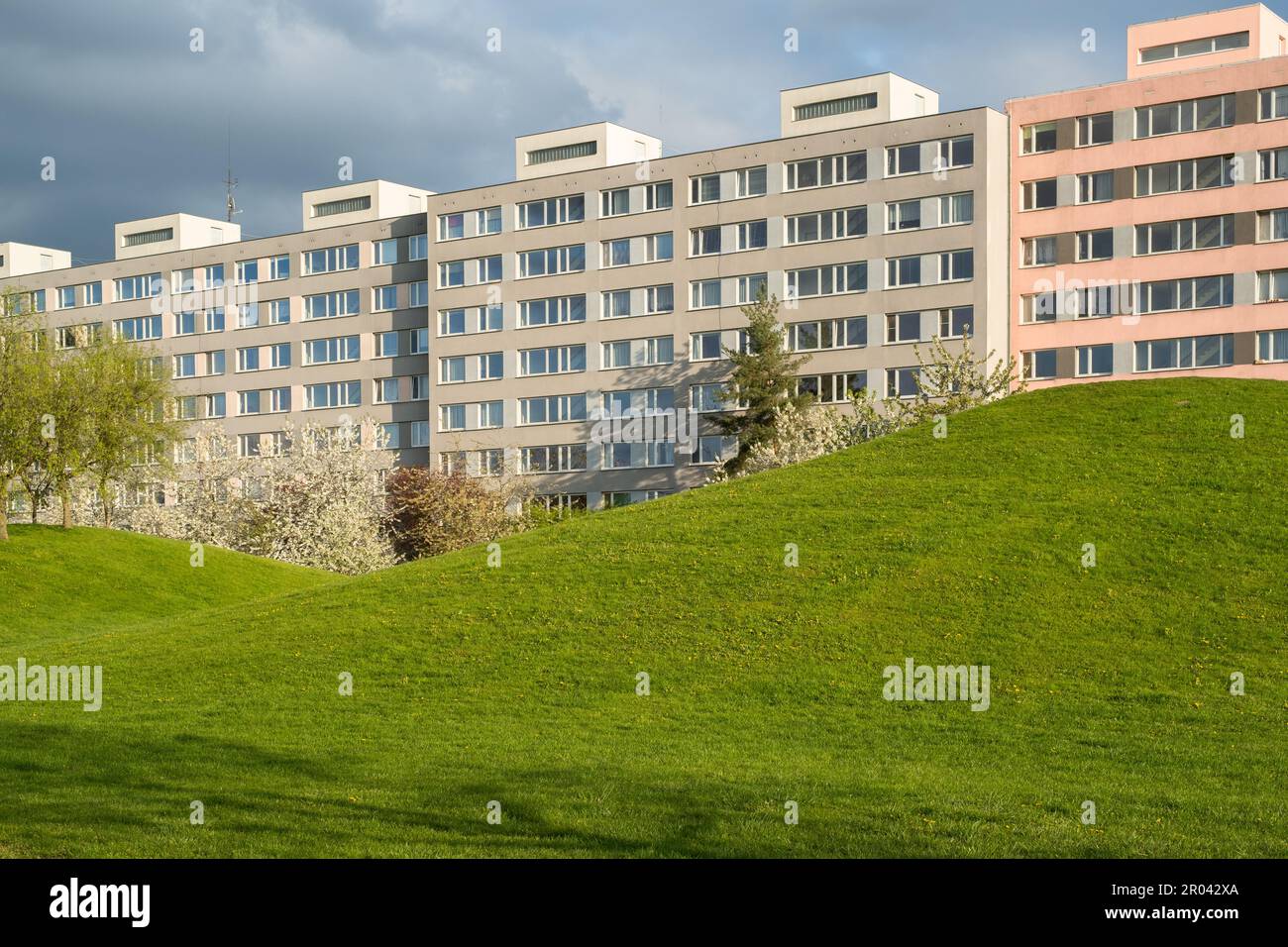 apartment, insulated, landscape design, green grass, spring, exterior ...