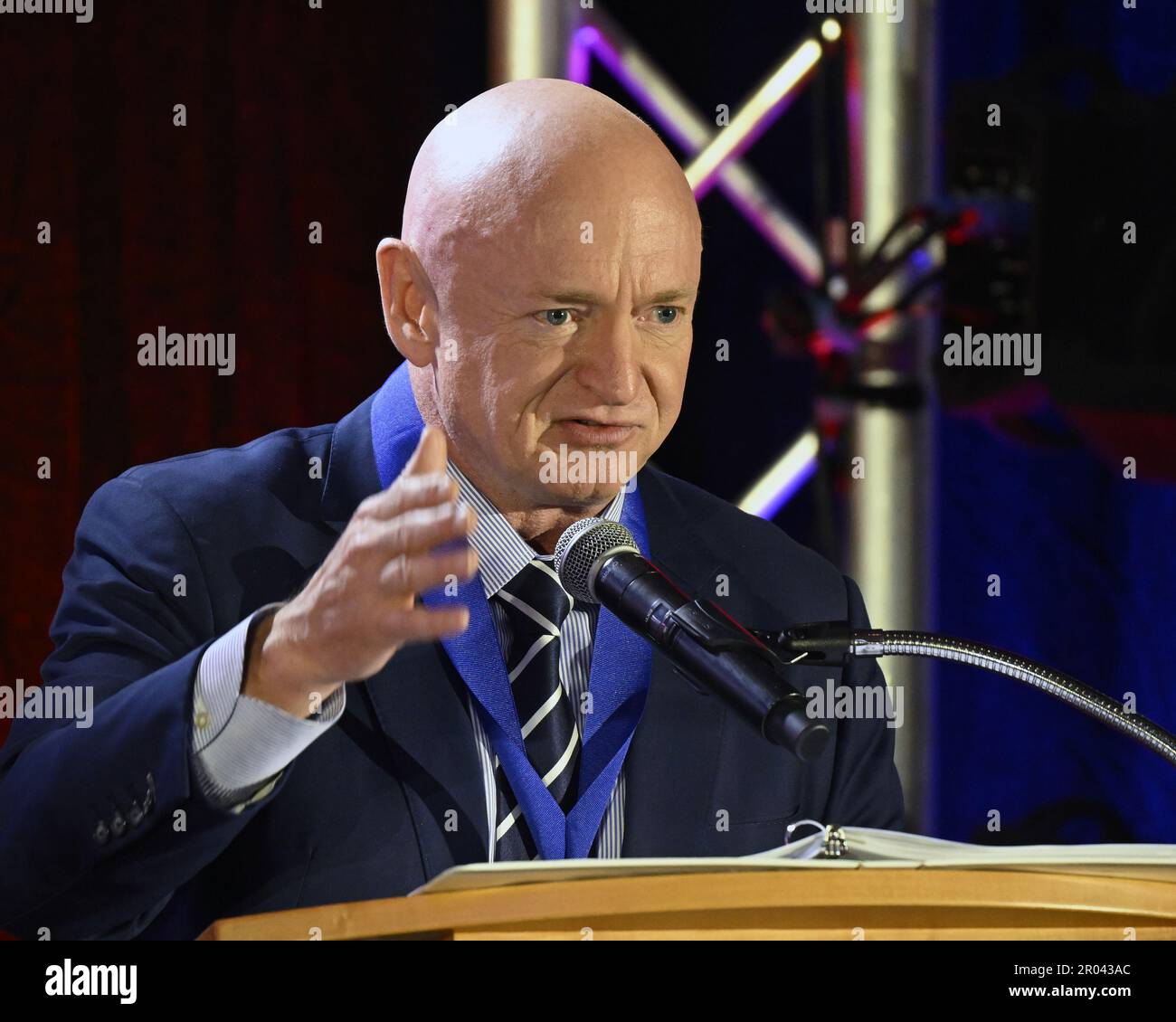 Senator mark kelly hi-res stock photography and images - Alamy