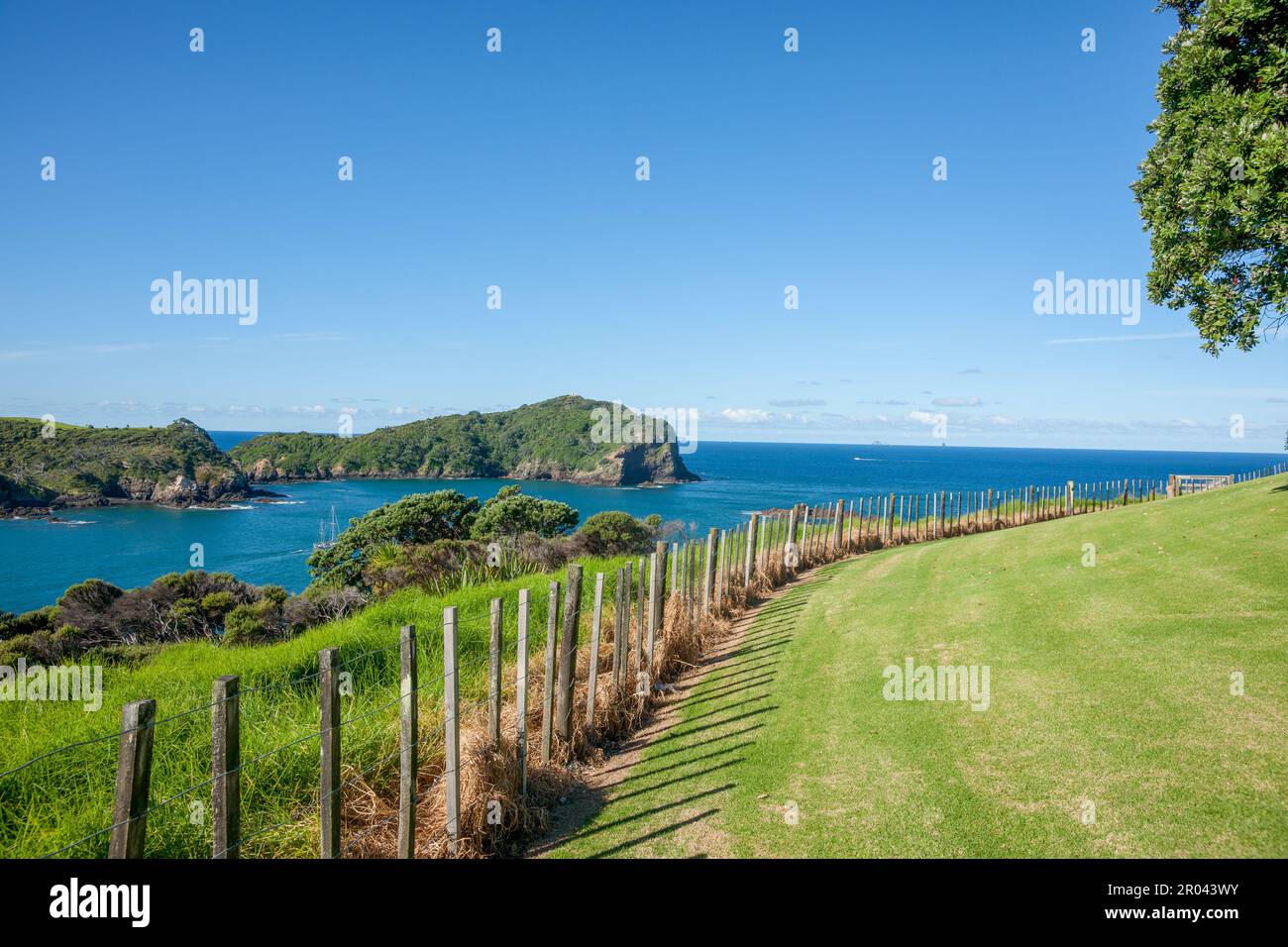 Farmland and off-shore islands of Northland New Zealand Stock Photo - Alamy