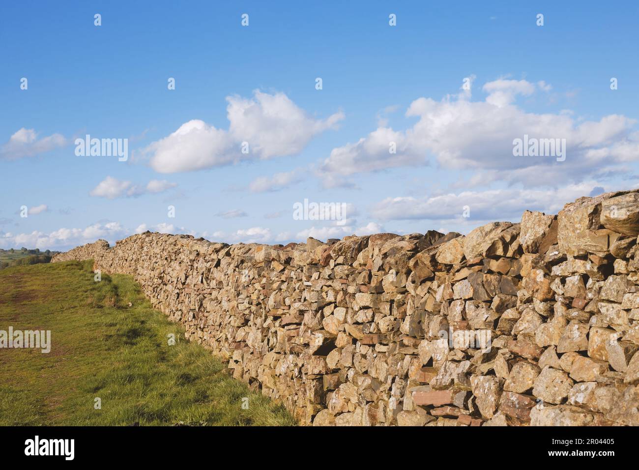 Stone farm fence hi-res stock photography and images - Alamy