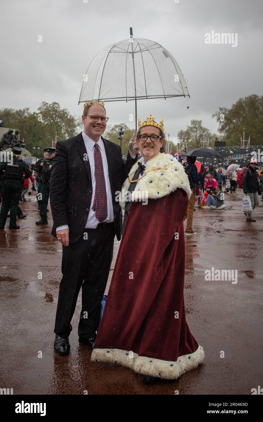 L r crown hi-res stock photography and images - Alamy