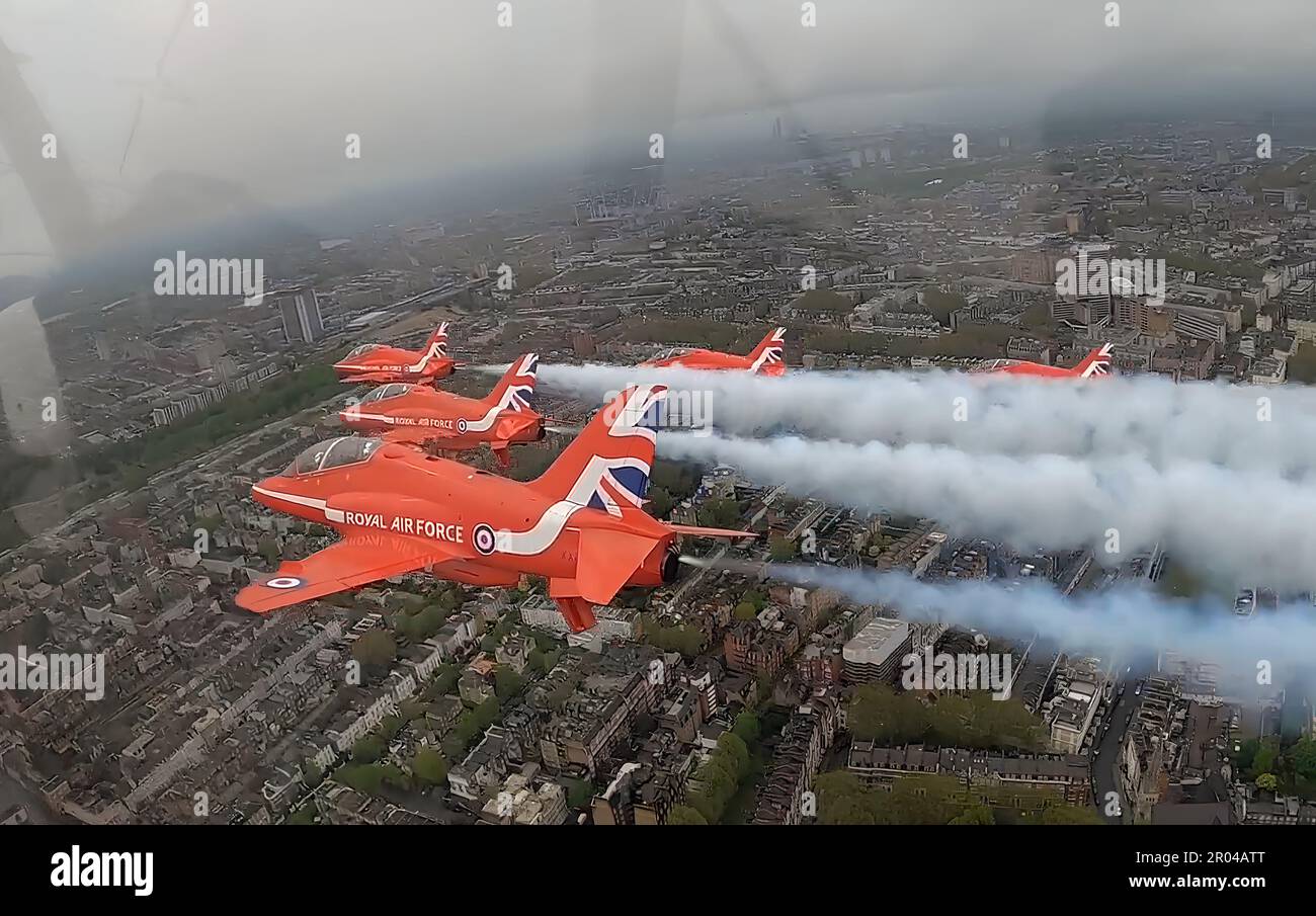 London, UK. 06th May, 2023. The Red Arrows fly over London, following ...