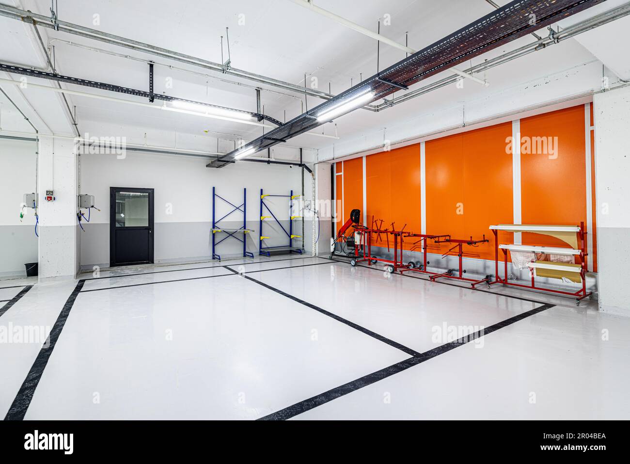 New car repair center. Interior of empty car dealership. Auto Service ...