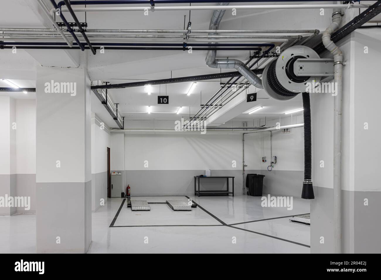 Automotive workshop, service station. New car repair center. Interior ...