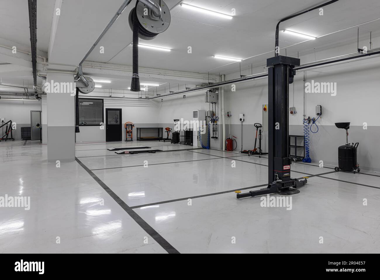 Automotive workshop, service station. New car repair center. Interior ...