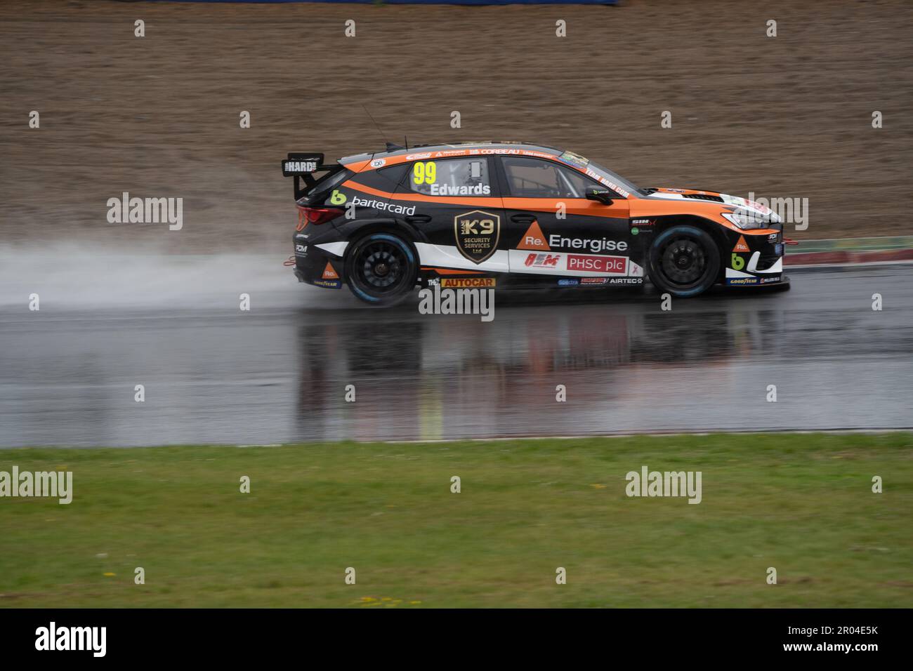 Longfield, UK. 06th May, 2023. Qualifying during the British Touring ...