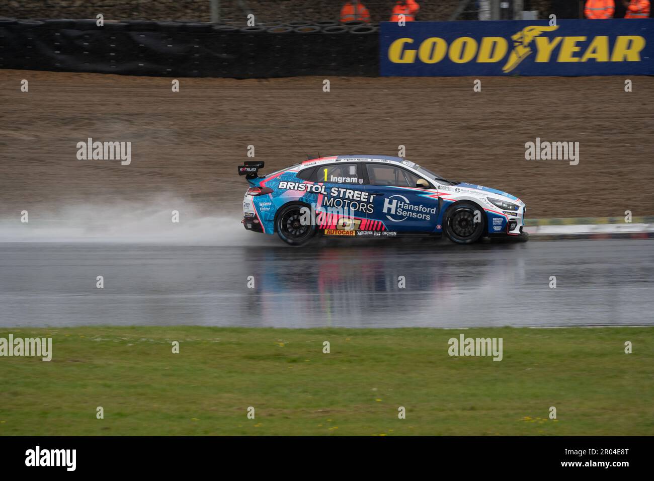 Longfield, UK. 06th May, 2023. Qualifying during the British Touring ...