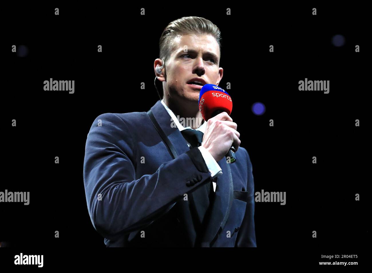 Boxing announcer hi-res stock photography and images - Alamy