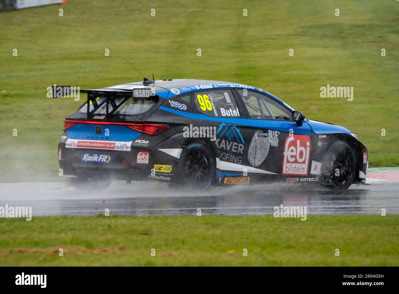 Longfield, UK. 06th May, 2023. Qualifying during the British Touring ...