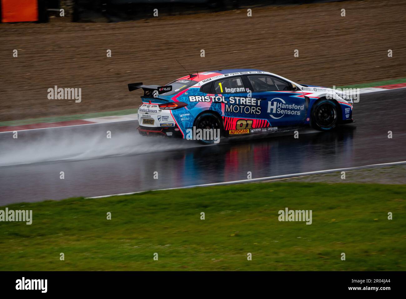 Longfield, UK. 06th May, 2023. Qualifying during the British Touring ...