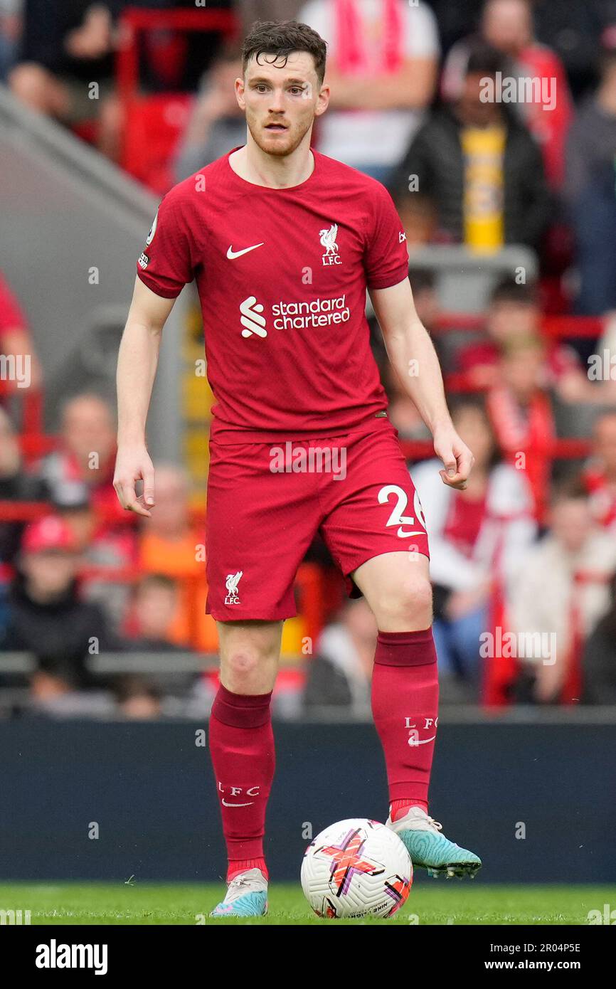 Skylar Astin And Angie Simms