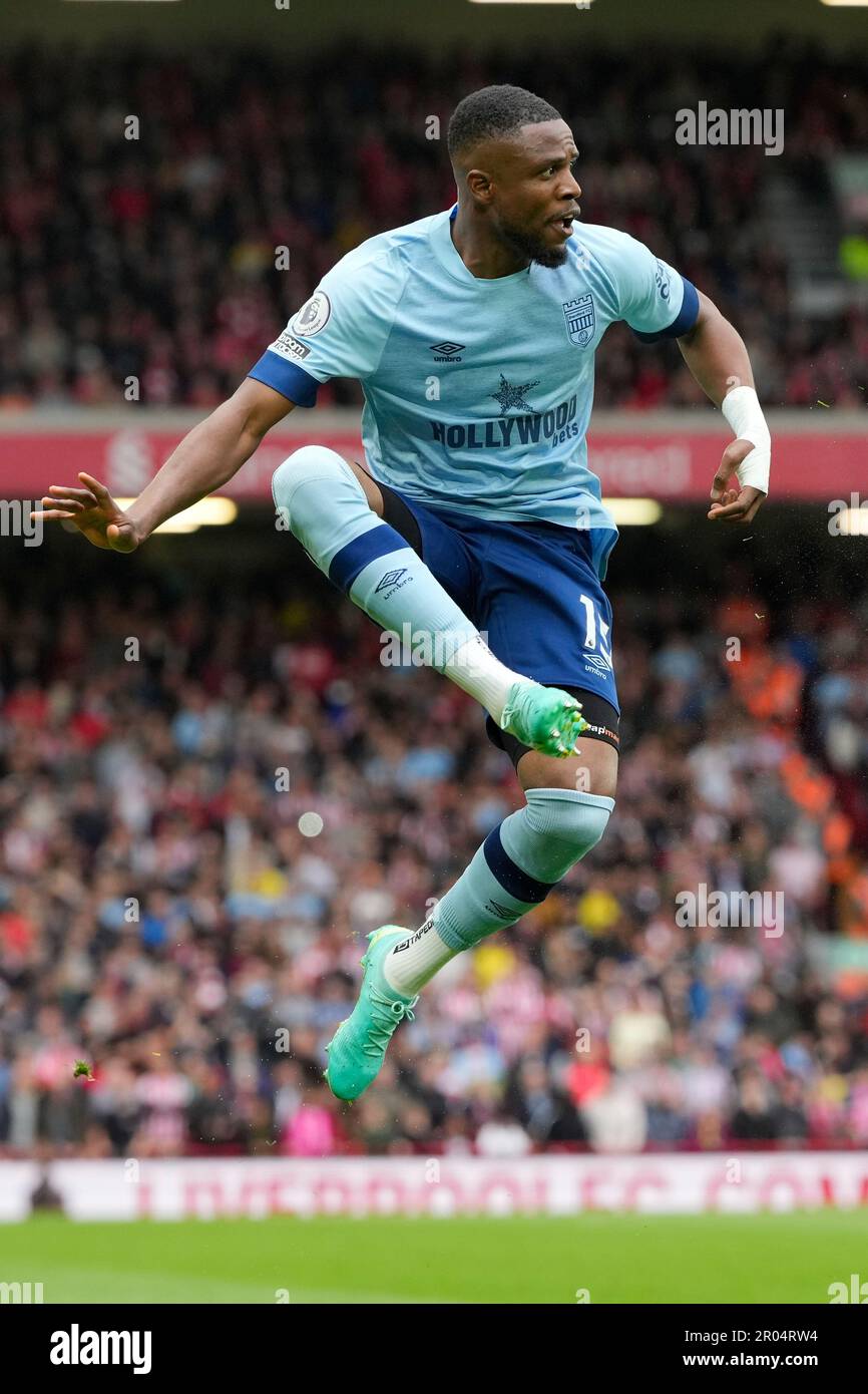 Frank Onyeka #15 of Brentford during the Premier League match Liverpool ...