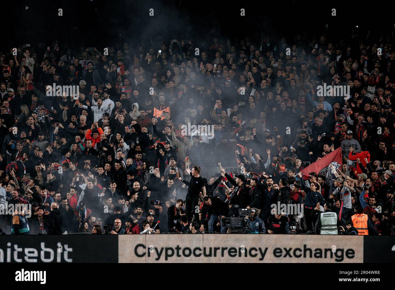 BARCELONA - MAR 19: Fans in action during the LaLiga match between FC ...