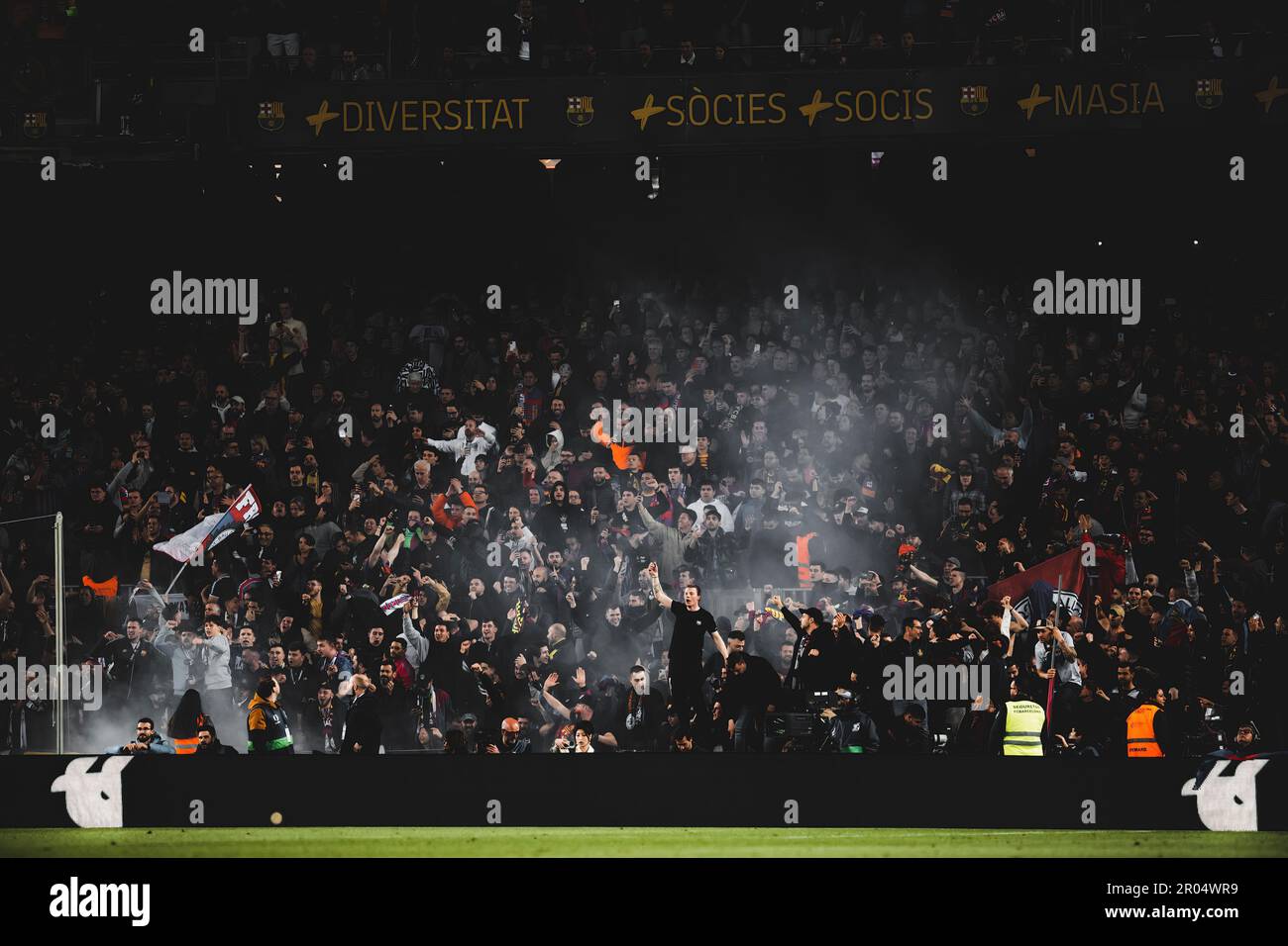 BARCELONA - MAR 19: Fans in action during the LaLiga match between FC ...