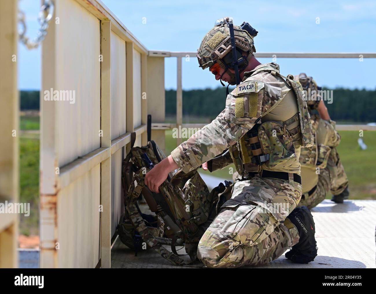 A U.S. Air Force tactical air control party specialist assigned to ...