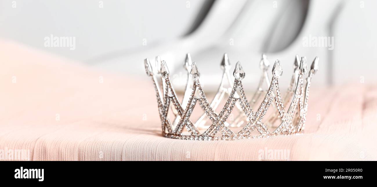 Beautiful tiara on prom dress Stock Photo - Alamy