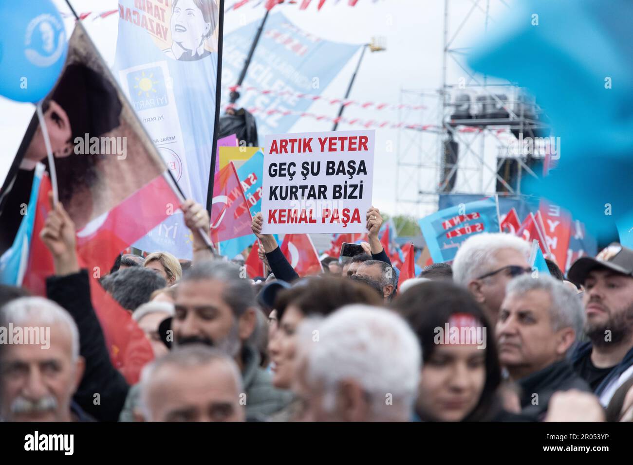 Istanbul, Istanbul, Turkey. 6th May, 2023. Supporters wave flags and ...
