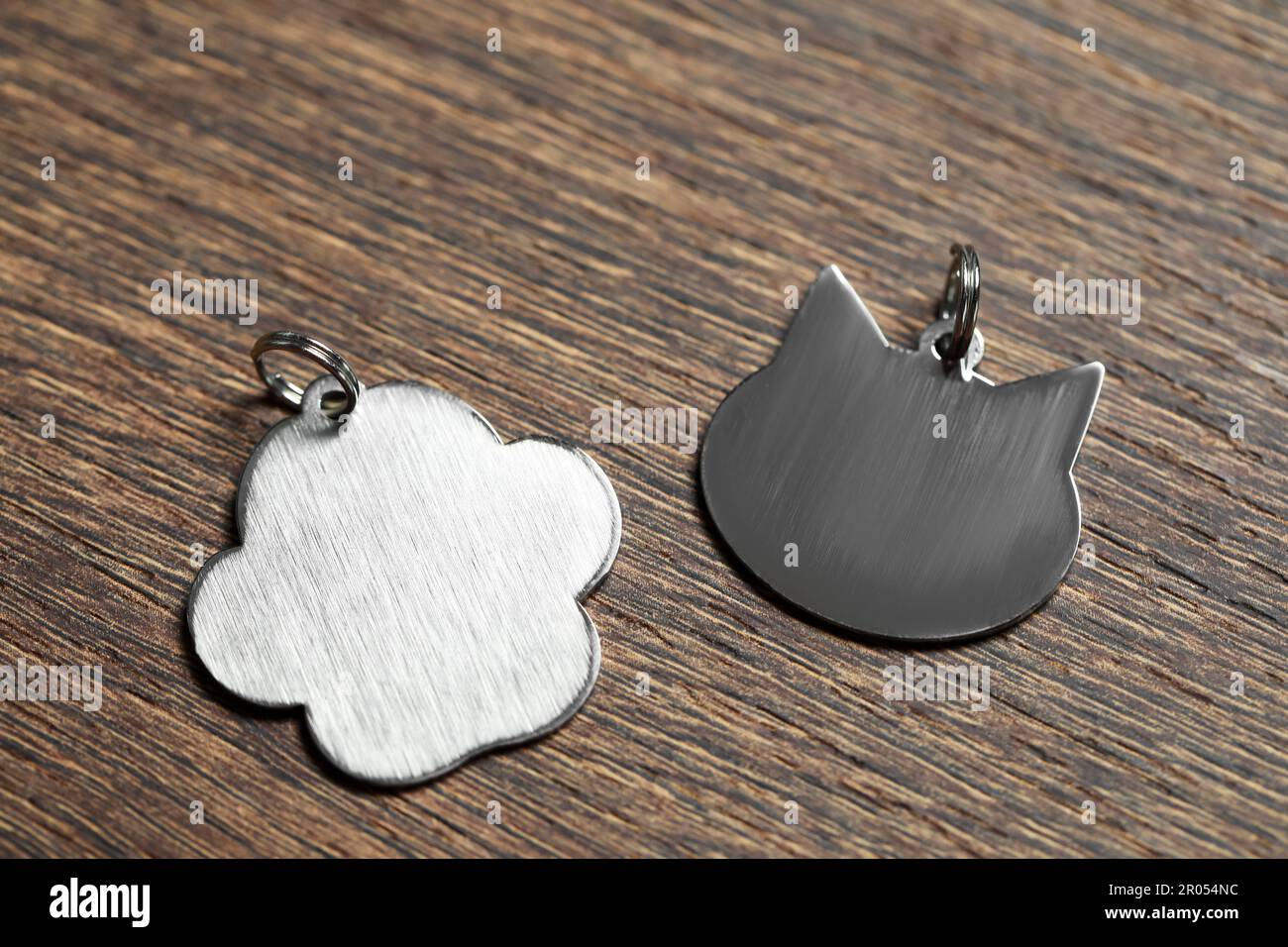 Cat name tags hi-res stock photography and images - Alamy